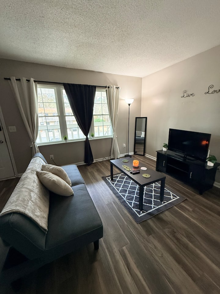 Quiet Loft Ft. Stewart/
Hinesville - 海恩斯維爾