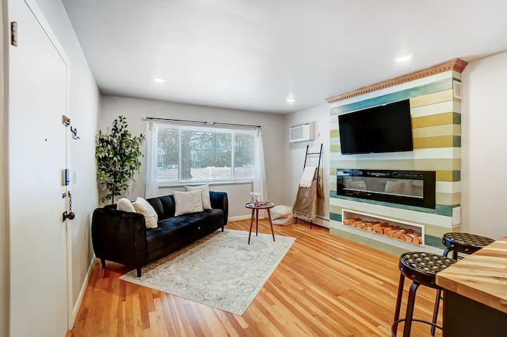 Cincinnati 2br Corporate Stay, Garage Parking - Cincinnati