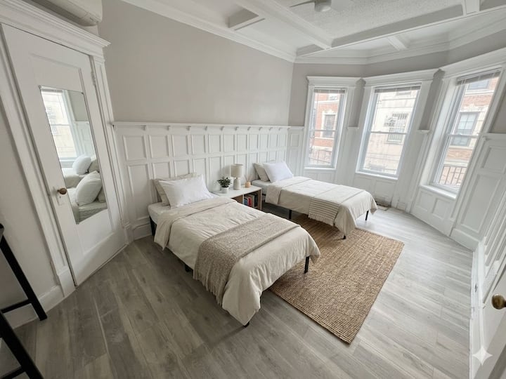 Crown Heightes 3 Bedrooms Full Kitchen - Richmond Hill - Queens NY