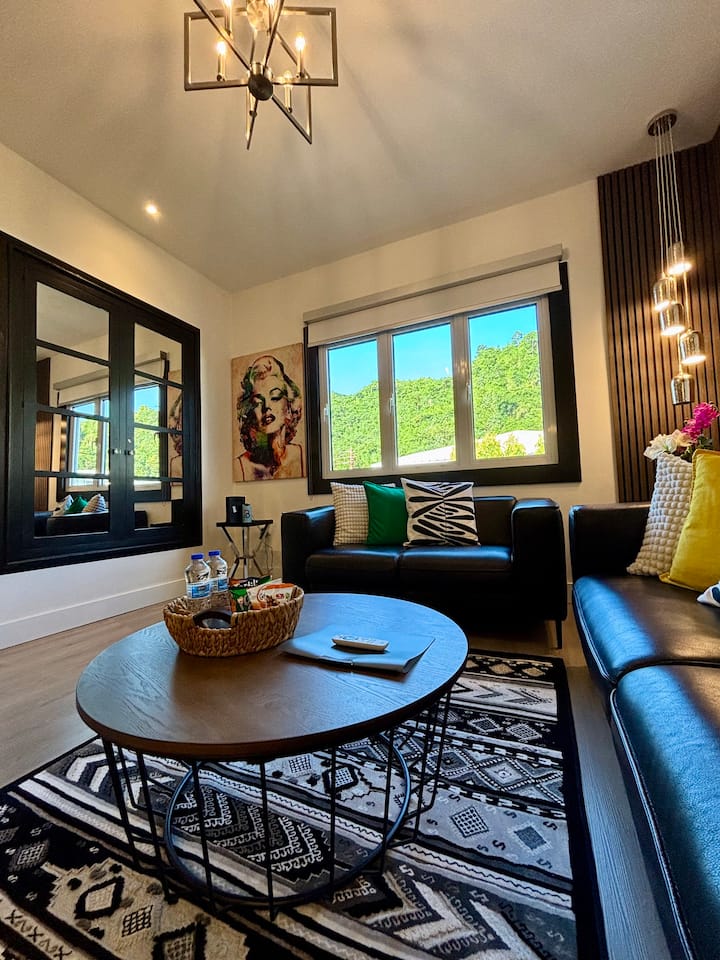 The One Six! A Modern•cozy•king Bed & 1 Bath•views - Port of Spain