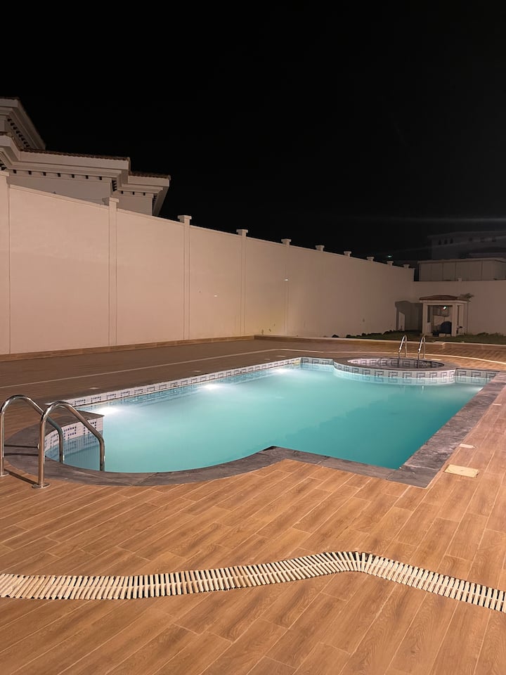 Villa With A Pool - Karachi