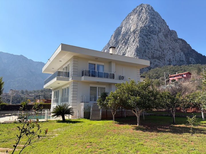 Hisarçandır'da Geniş Dağ Evi - Konyaaltı