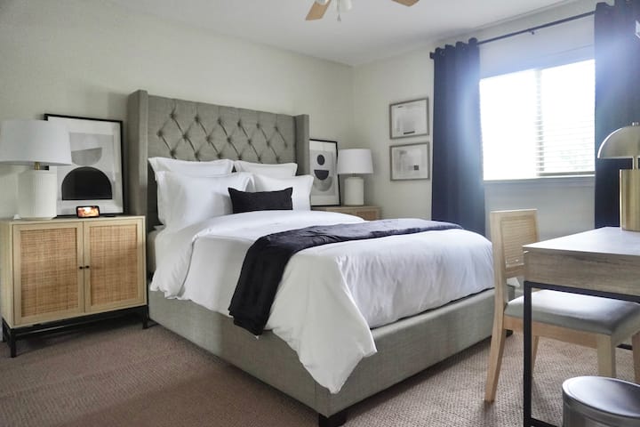 Th Guest Room (2): Near Hospital - Modesto, CA