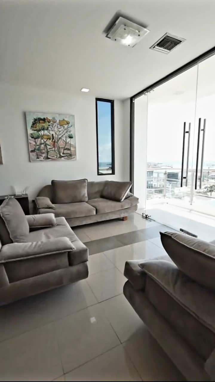 Departamento Amplio Confortable Con Vista Al Mar - Portoviejo