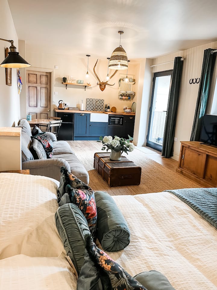 Romantic & Boutique Stable Conversion Close To Pub - Fordingbridge