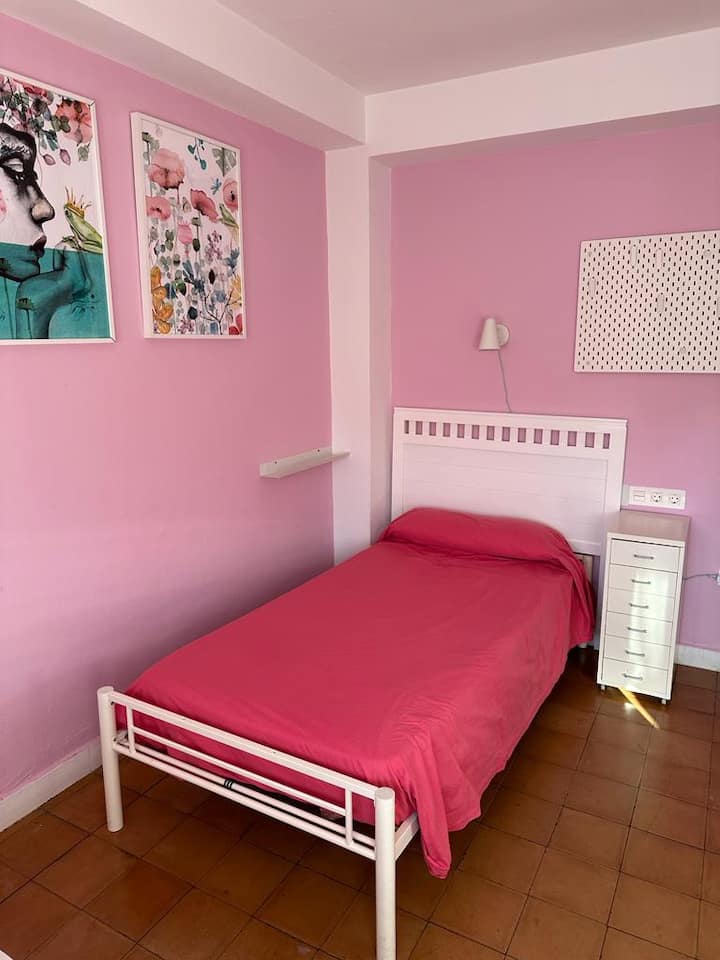 Pinky House Cultural - León, Spain