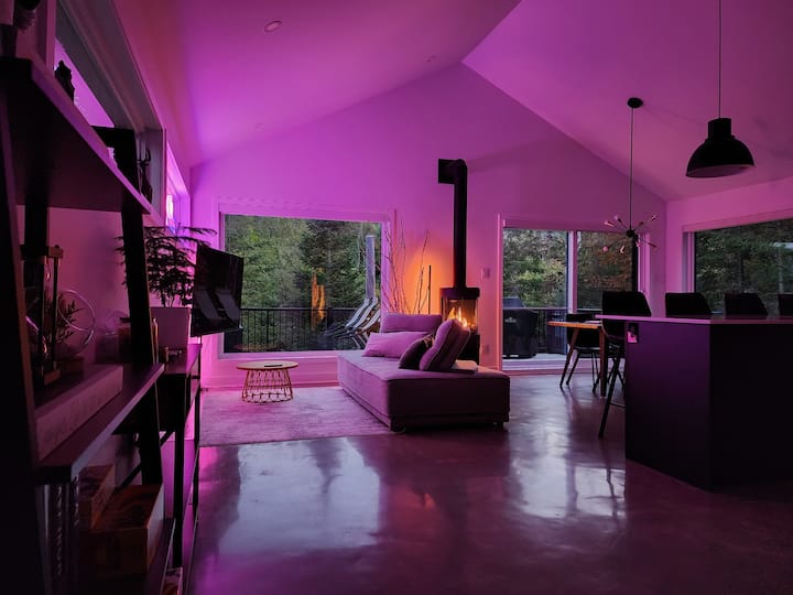 Le Zarka – Quiet Retreat With Hot Tub & Nature - Laurentides