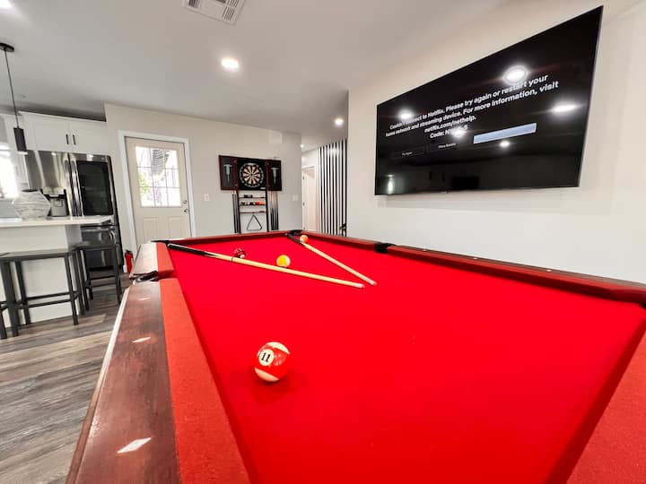 Entertainment Haven: 2 Masters, Gated Yard - Calabasas, CA