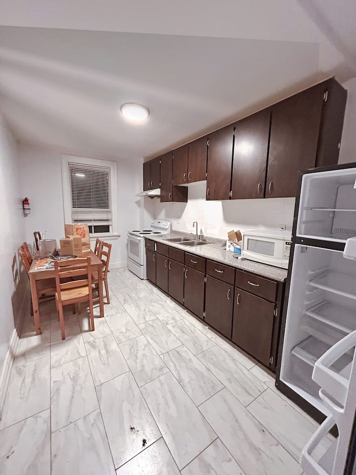 Close Airport Pretty Room ! - Mississauga