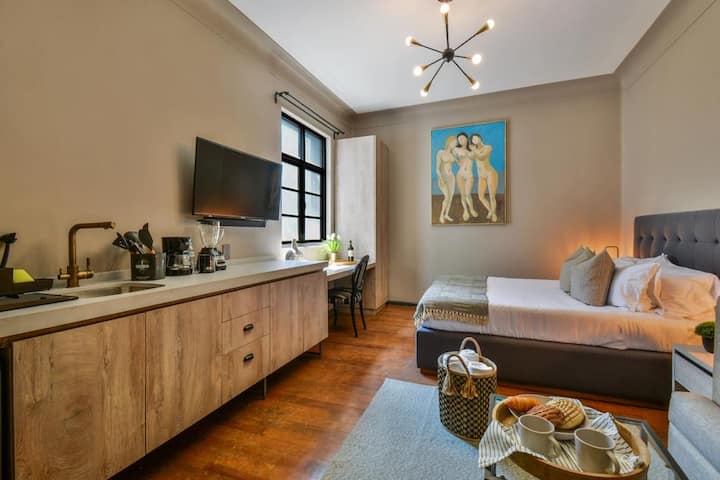 The Rome Charming Suite - Mexico City