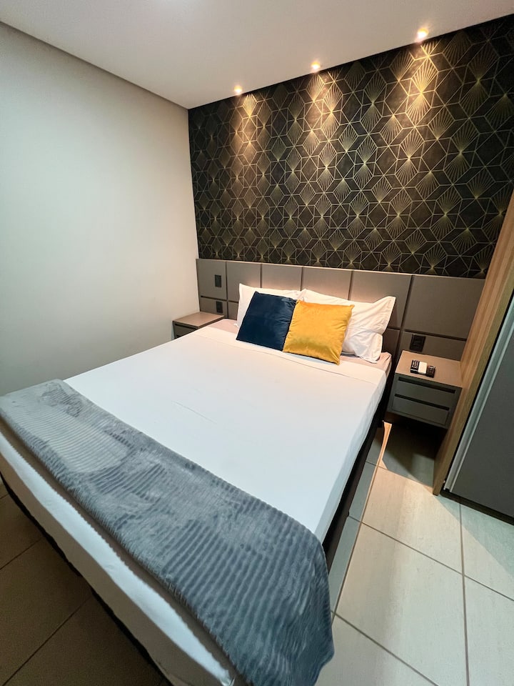 Apt Luxo Padrão Hotel -Academia, Garagem E Piscina - Cuiabá