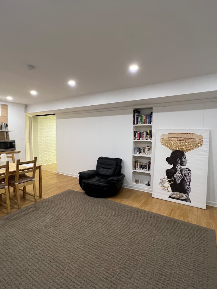 Cozy 1+1 Basement Apartment – Your Perfect Getaway - Toronto, ON