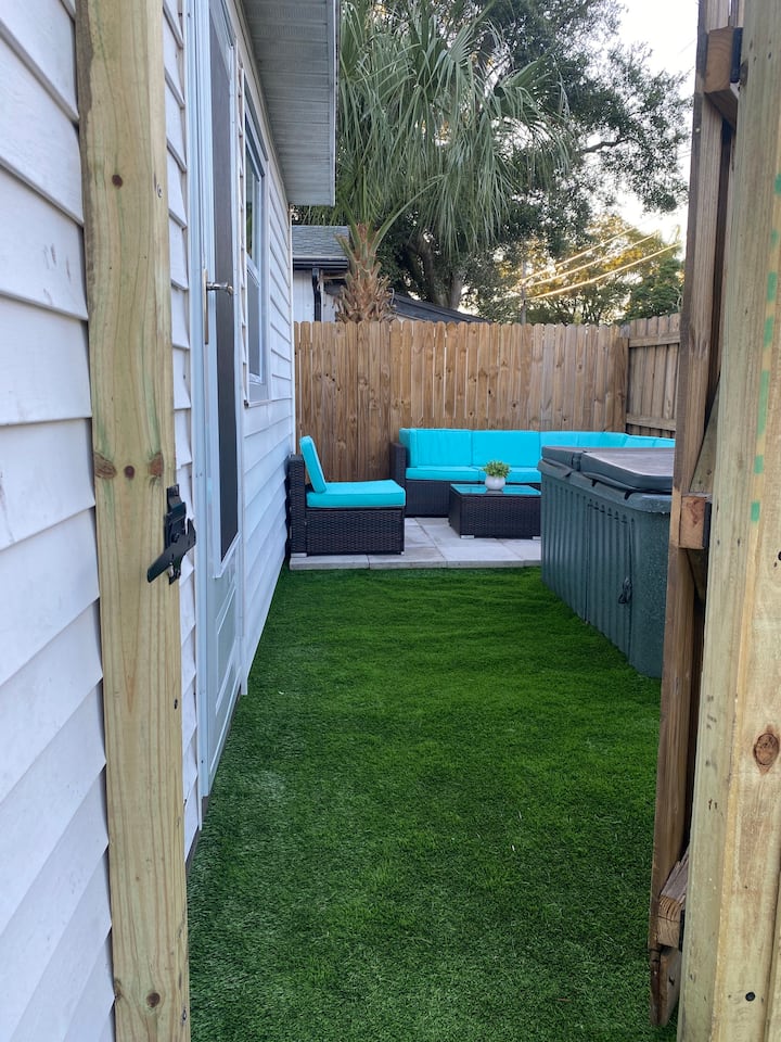 Grandma's House. Jacuzzi Bathtub/low Cleaning Fee - Pinellas Park, FL