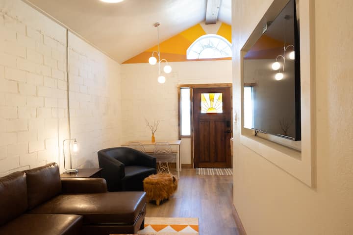 + Sunny Day Getaway + - Uvalde, TX
