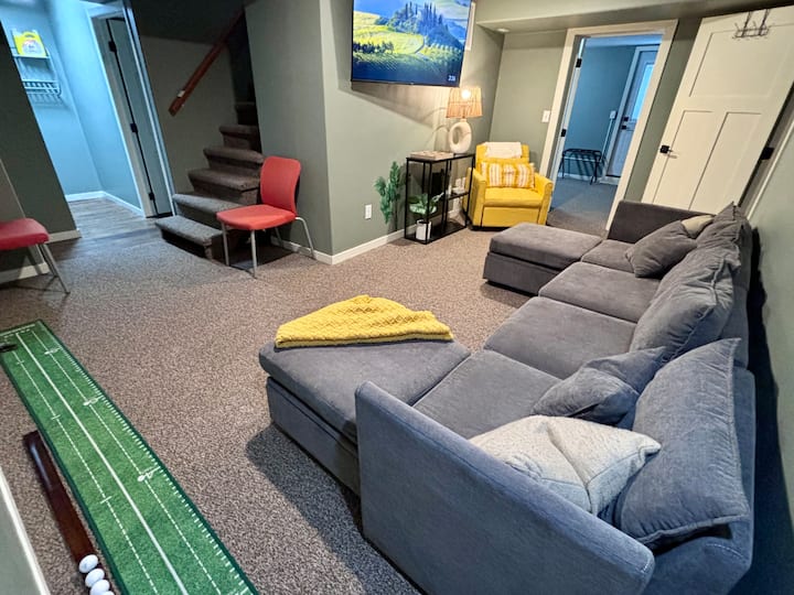 Costa Rican Lounge #8: Golf • Fenced Yard- Near Dt - Sioux Falls, SD