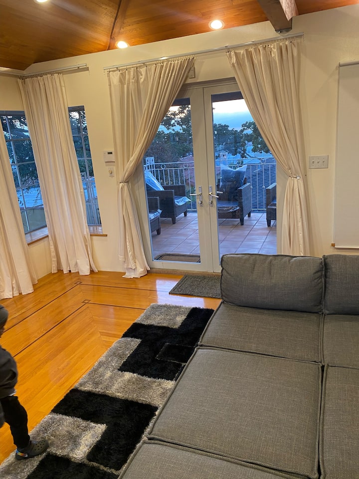 Citrus Ave Getaway (Back House) - Los Angeles, CA