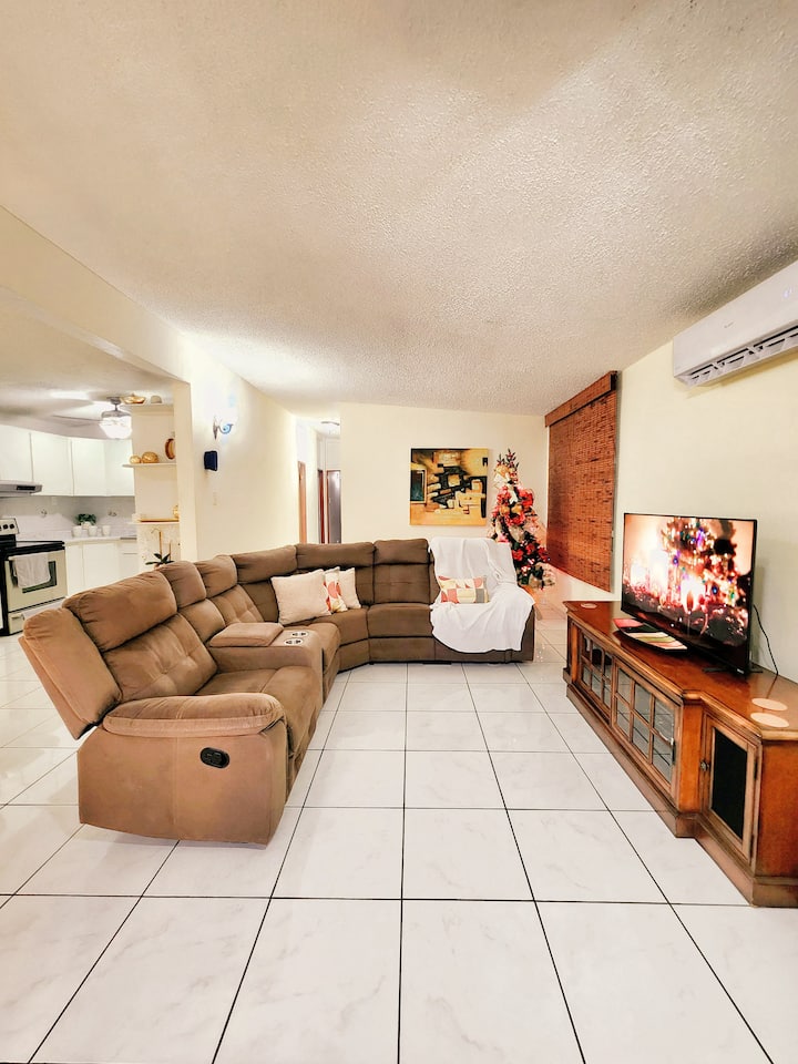 Casa Grande 4 Camas, A/c Full, Terraza,expreso Pr5 - Bayamón