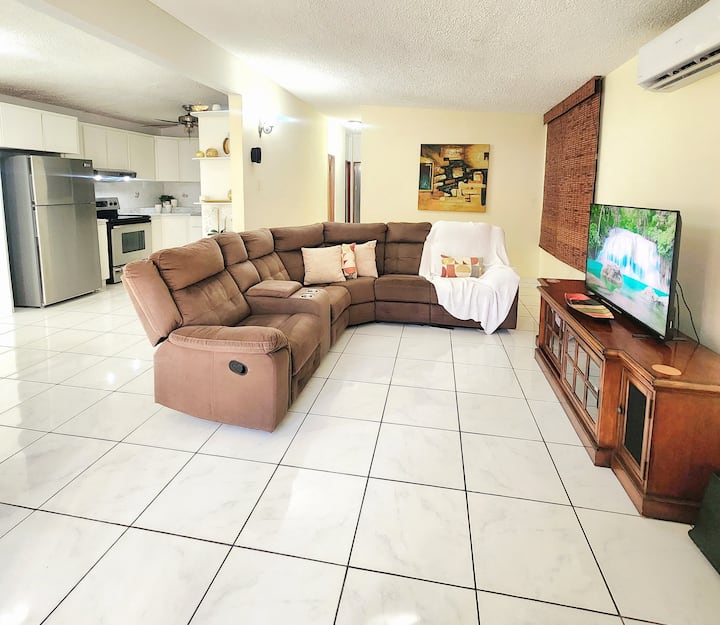 Casa Grande 4 Camas, A/c Full, Terraza,expreso Pr5 - Guaynabo