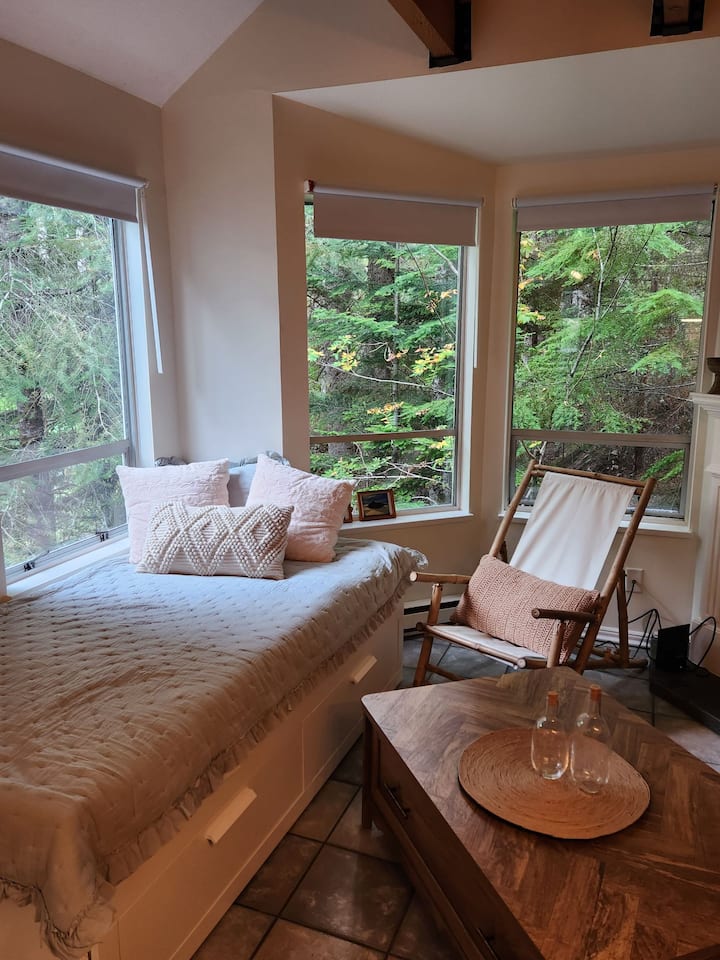 Charming Whistler Loft + 1br Condo - Whistler