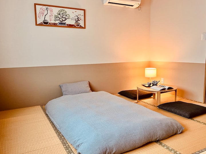Japanese-style Room In Cozy Modern Guesthouse (椿) - Toyama, Japan