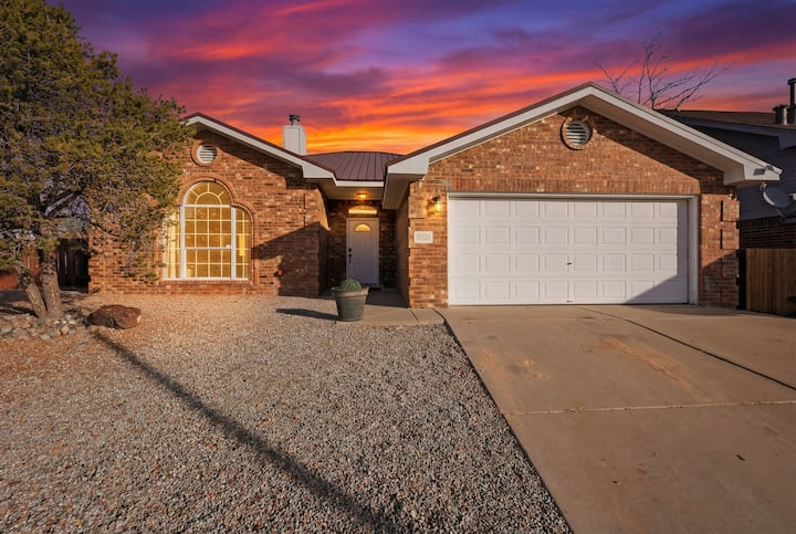 Completely Renovated 3br Home | Quiet Cul-de-sac - Albuquerque, NM