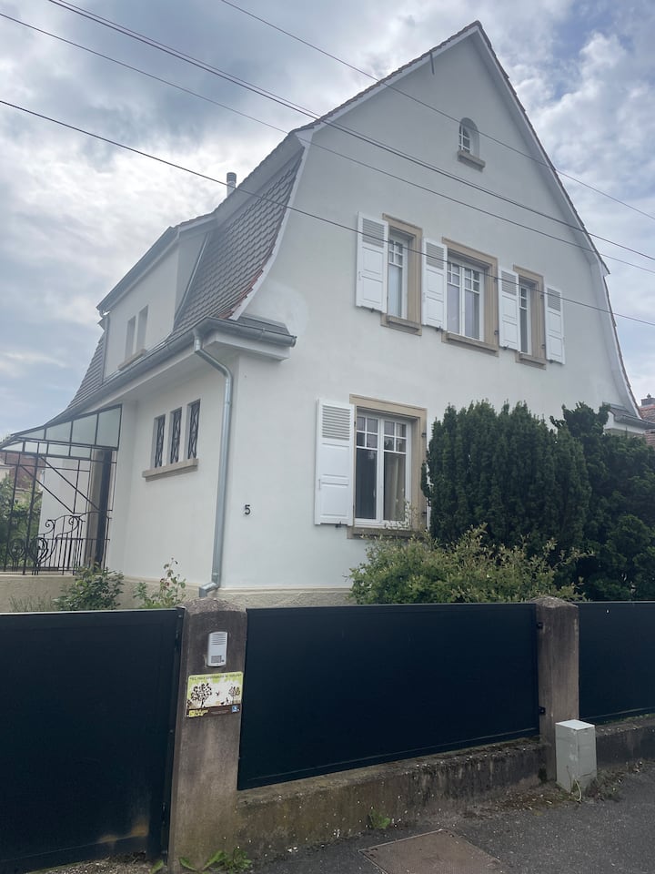 Jolie Chambre Avec Sdb Privée - Strasbourg