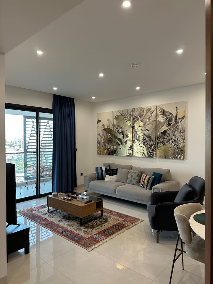 Elegant Sea View Apartment With Pool & Gym - Muscat