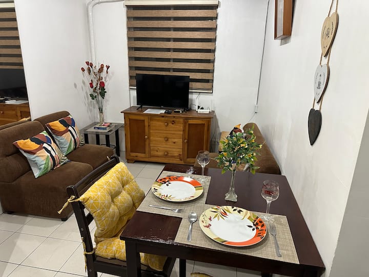 Staycation /Long Term @Francesca Royale Condo - Valenzuela