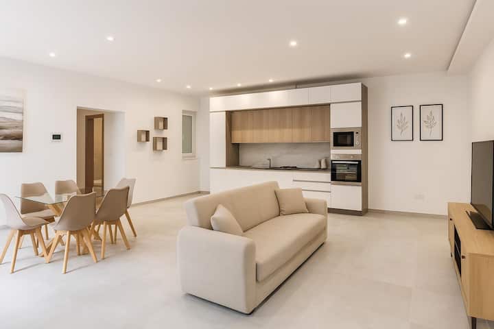 Eureka Seaside With Indoor Pool! - Malte