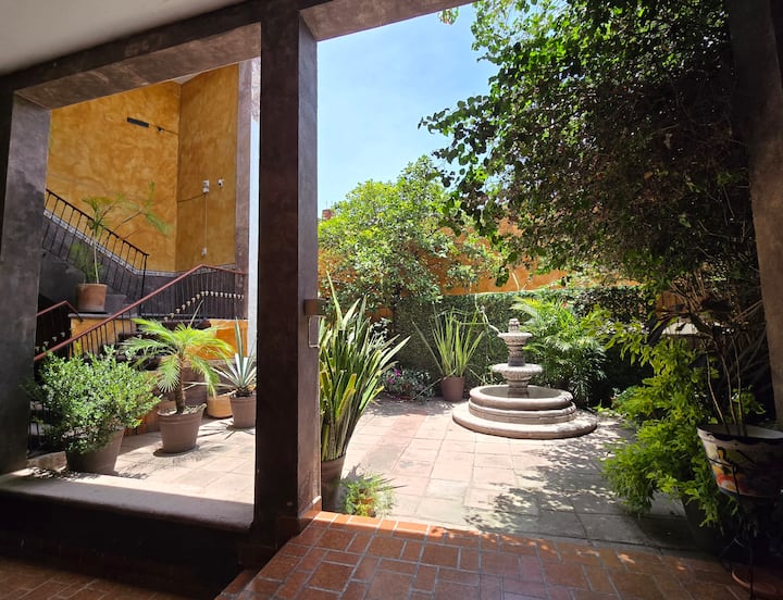 Casa Colonial En El Centro, 8 Habitaciones - Santiago de Querétaro