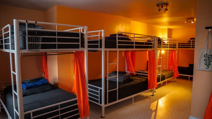 Bed In 10-person Dorm - Old Mtl - Montréal, QC