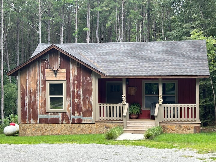 Knotty Pine Cabin - Jasper, AR