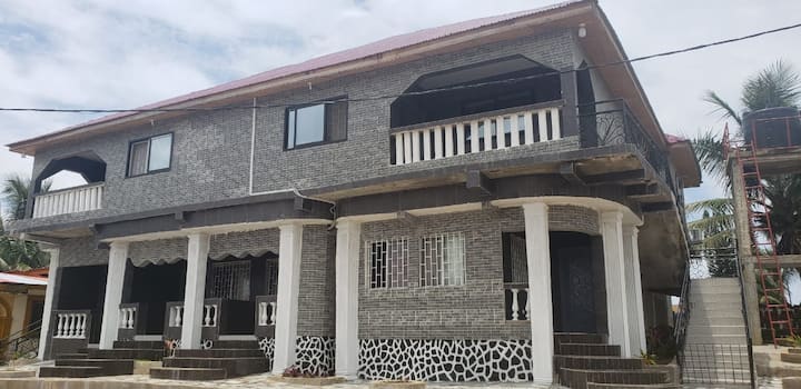 Cozy Two-bedroom Apartment - Monrovia