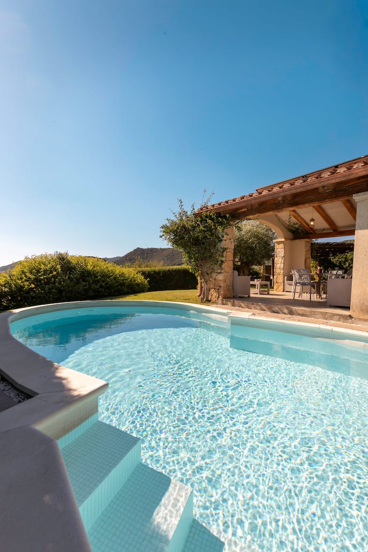 Iris Nuova Villa Con Piscina E Vista Mare - Sardynia