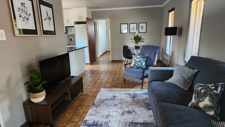 Spacious Home Away From Home - Centurion
