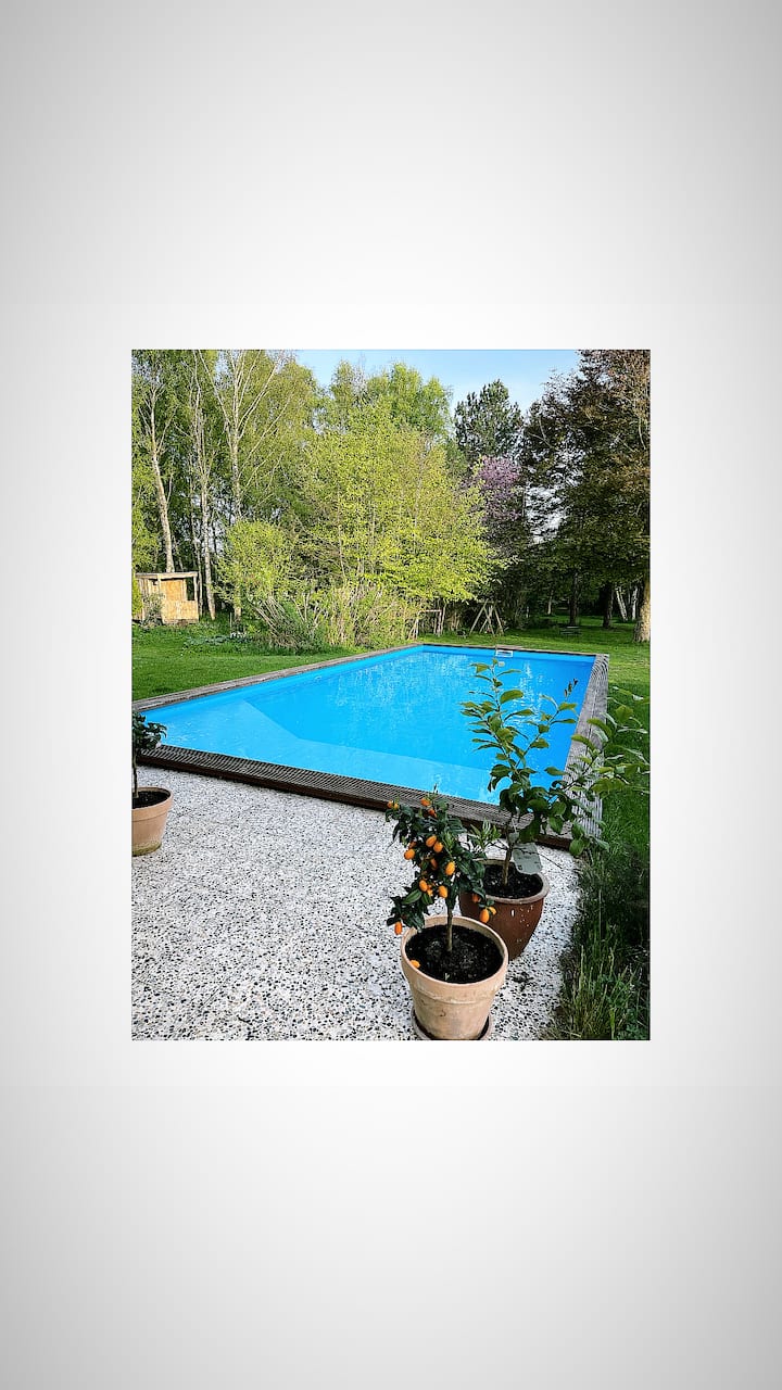 Hold Jeres Ferie På Farmen. - Denmark