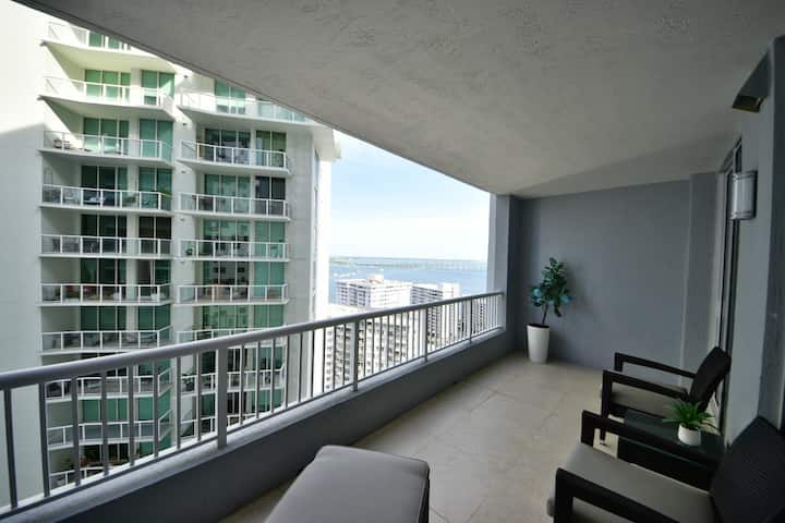 Cozy Downtown Miami Apt With Free Parking & Pool - Miami, FL