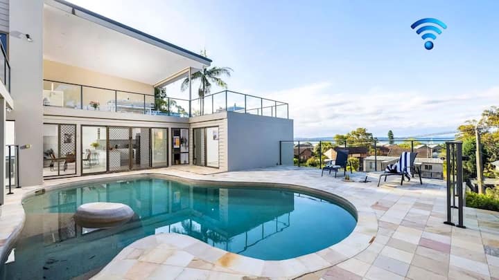 Coastal Breezes – Water Views, Swimming Pool, Walk - Nelson Bay