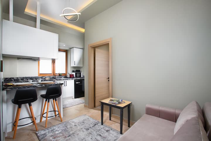 Suite With Jacuzzi & Balcony | Quiet & Stylish - Capadocia