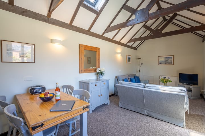 Viking Cottage At Canute Cottages - Chichester