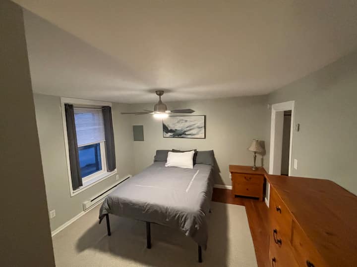 Conshohocken 2br | Office | Ideal For Longer Stays - King of Prussia, PA