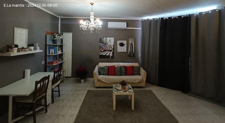 Cozy Apartment With 24/7 Security-central - Naples