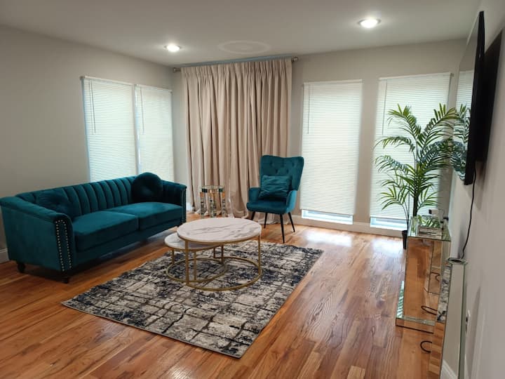 Luxury New 3 Bedroom Apartment - Newark