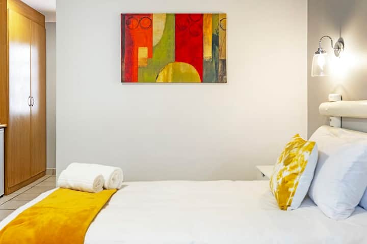 Studio | Always On | Work Or Relax | Near Airport - Edenvale