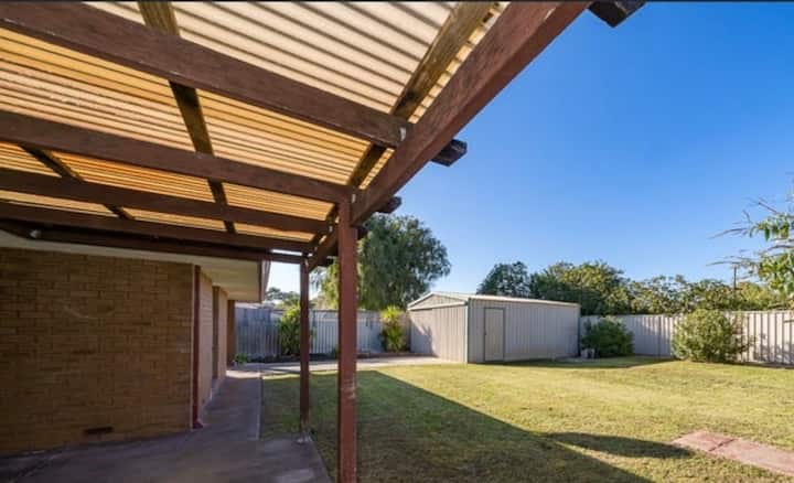 Casa Blanca - Rockingham