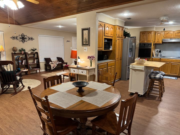 The Quiet & Cozy House 3 Bedroom - Texarkana, TX
