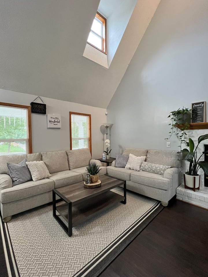 Comfortable Home - Bluestem Lake, NE
