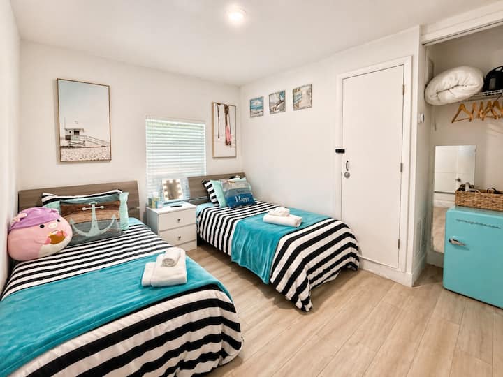 Beach Vibes 2 Bedrooms House Best Location - Miami, FL