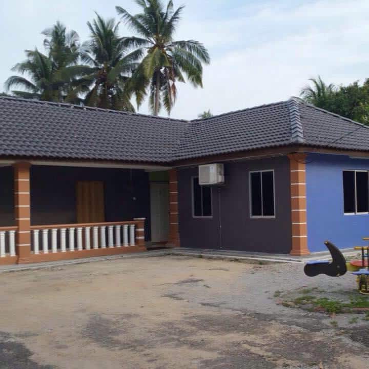Lina Homestay - Merlimau