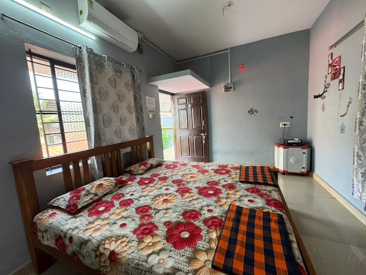 Kenson's Premium Homestay- Ac/2bhk /
Wifi/parking - Mangaluru